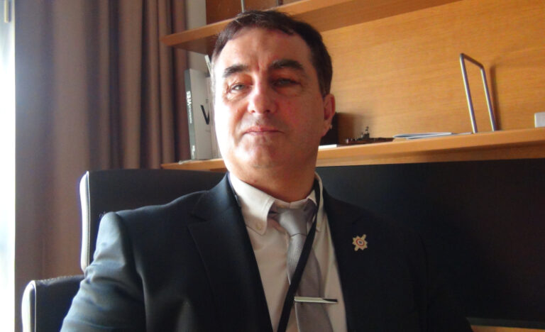 José Beaurain, un aveugle à l'Assemblée Nationale - Yanous ! Le ...